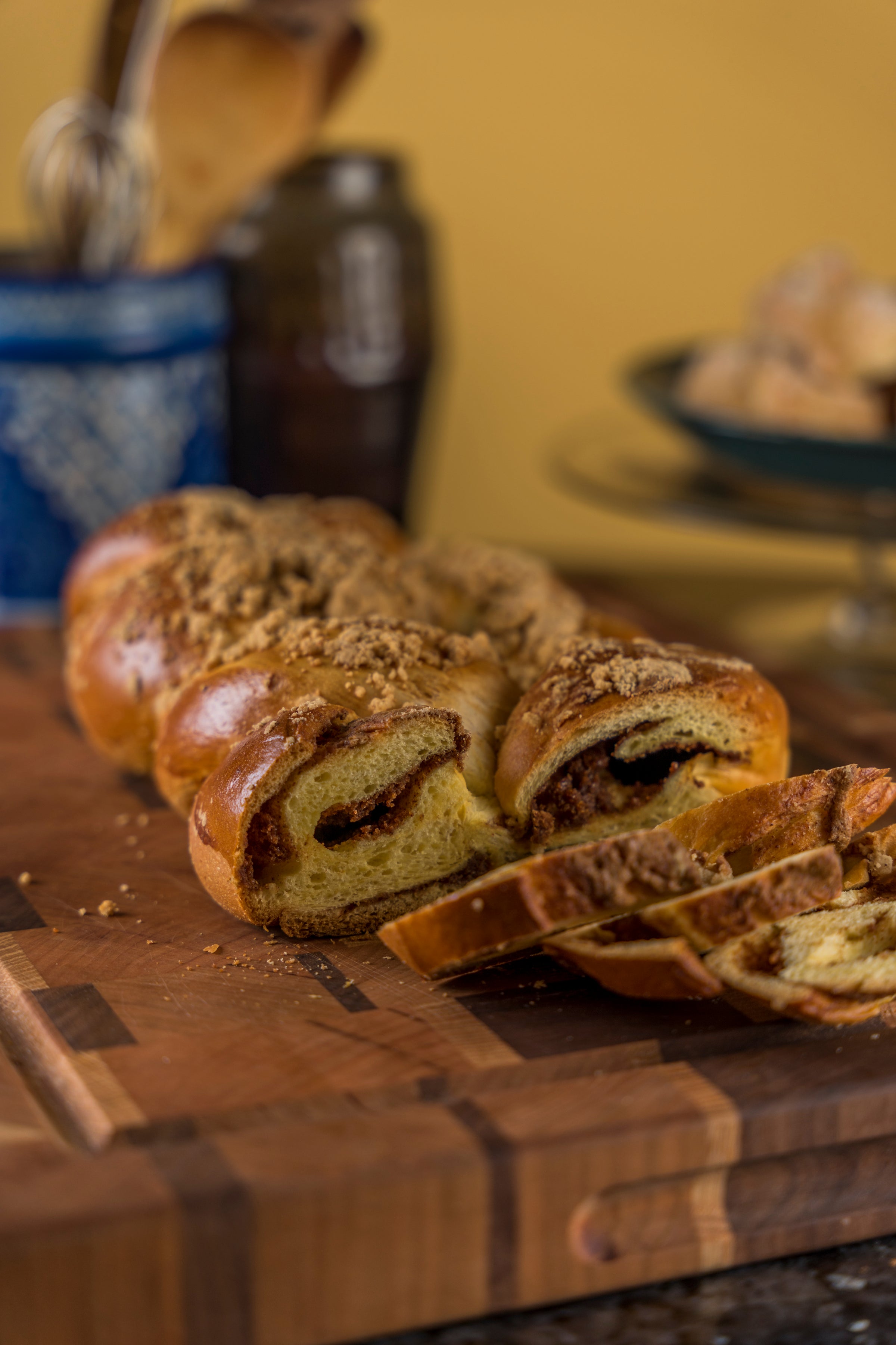 Cinnamon Crumb Challah – ButterFlake